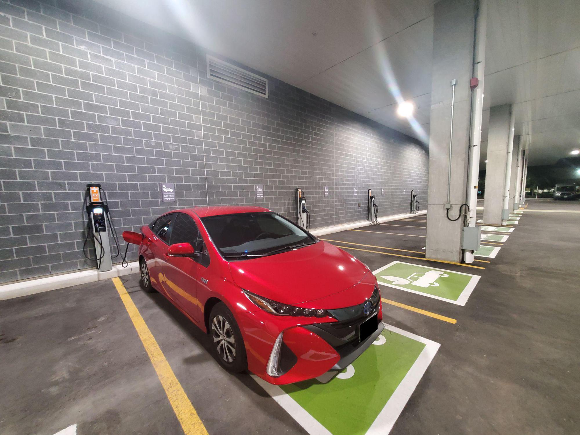Spectrum Square East | Mississauga, ON | EV Station