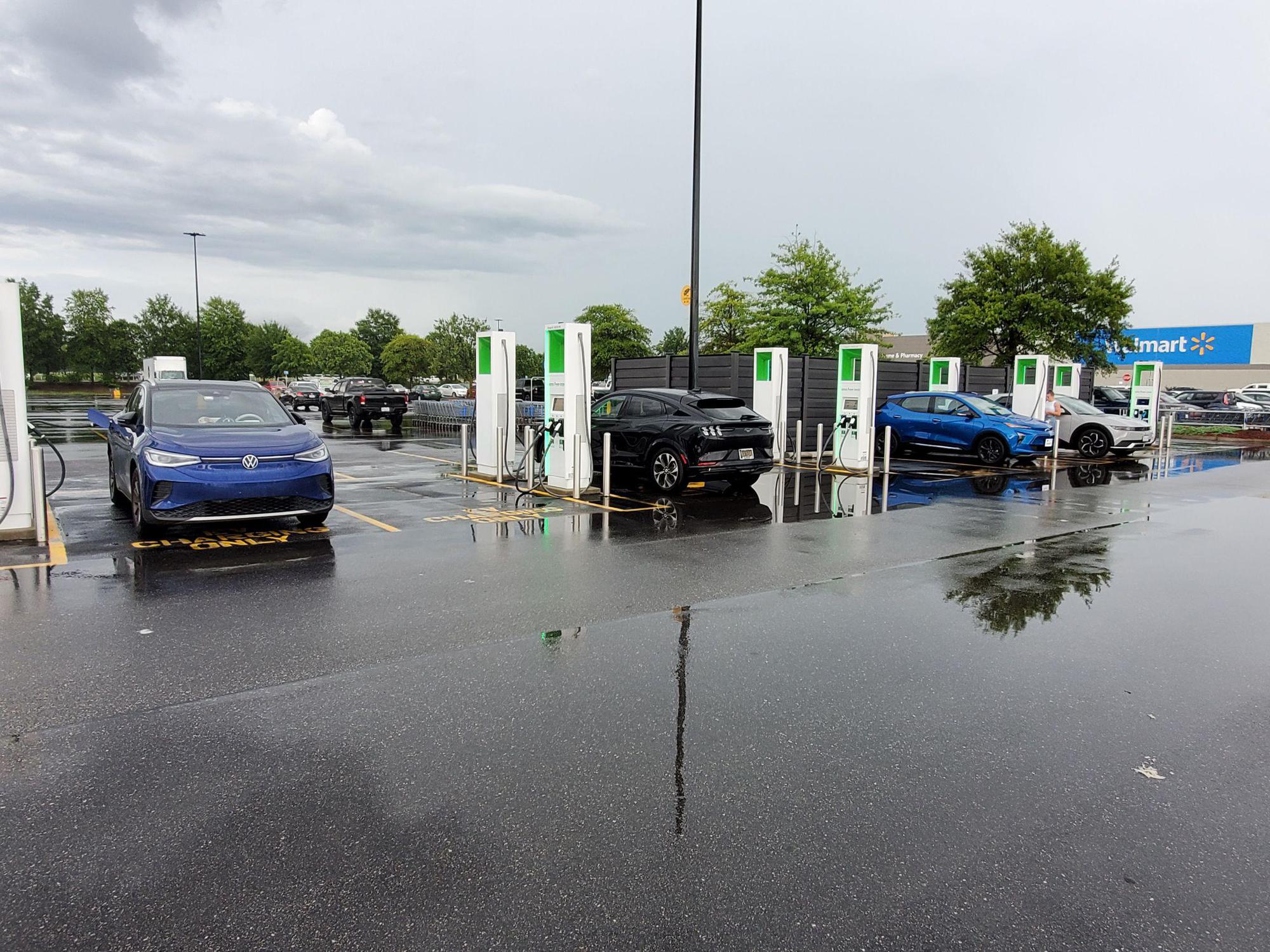 Walmart Supercenter | Newport News, VA | EV Station