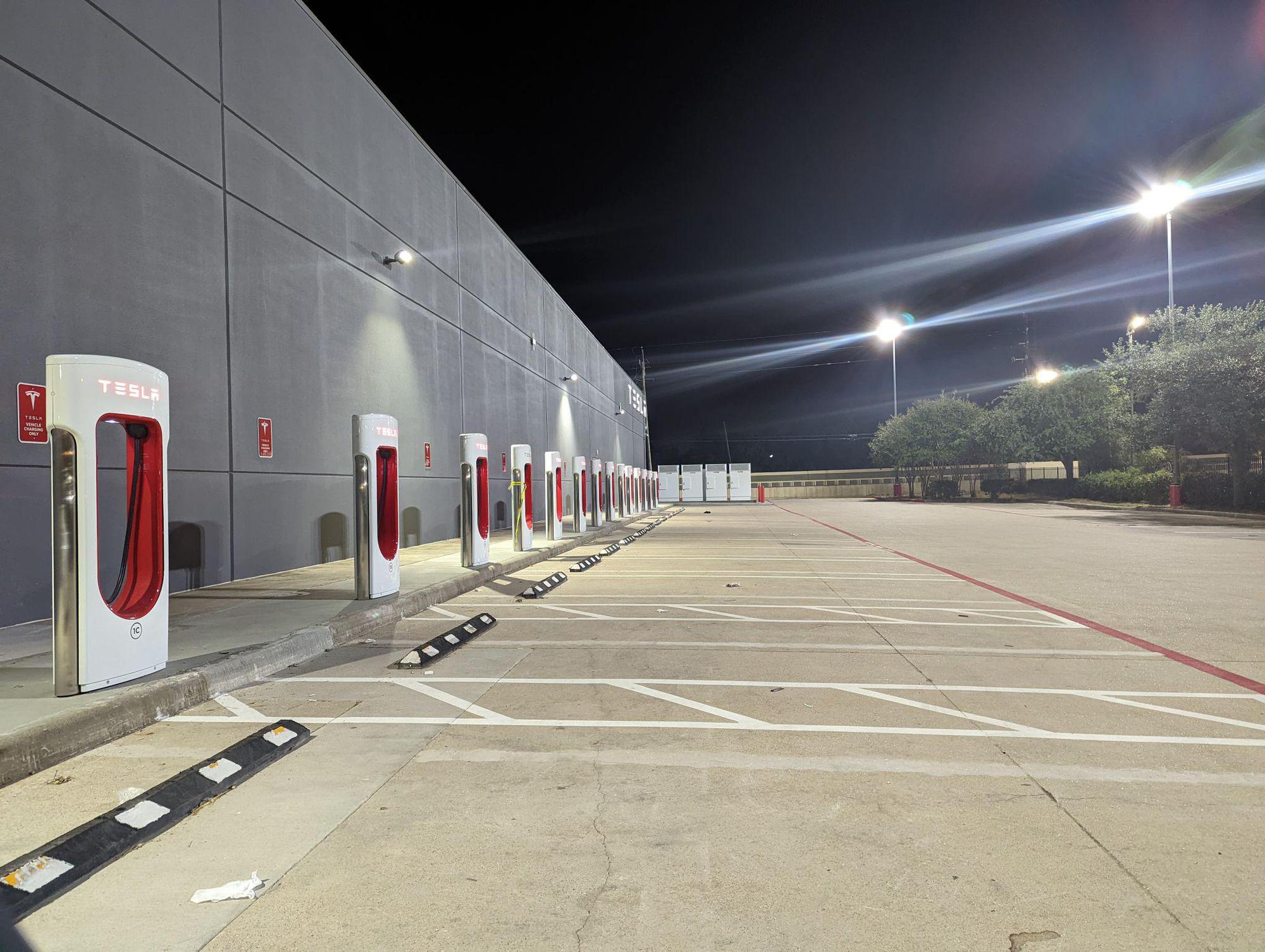 Tesla Service Center (1) | Houston, TX | EV Station
