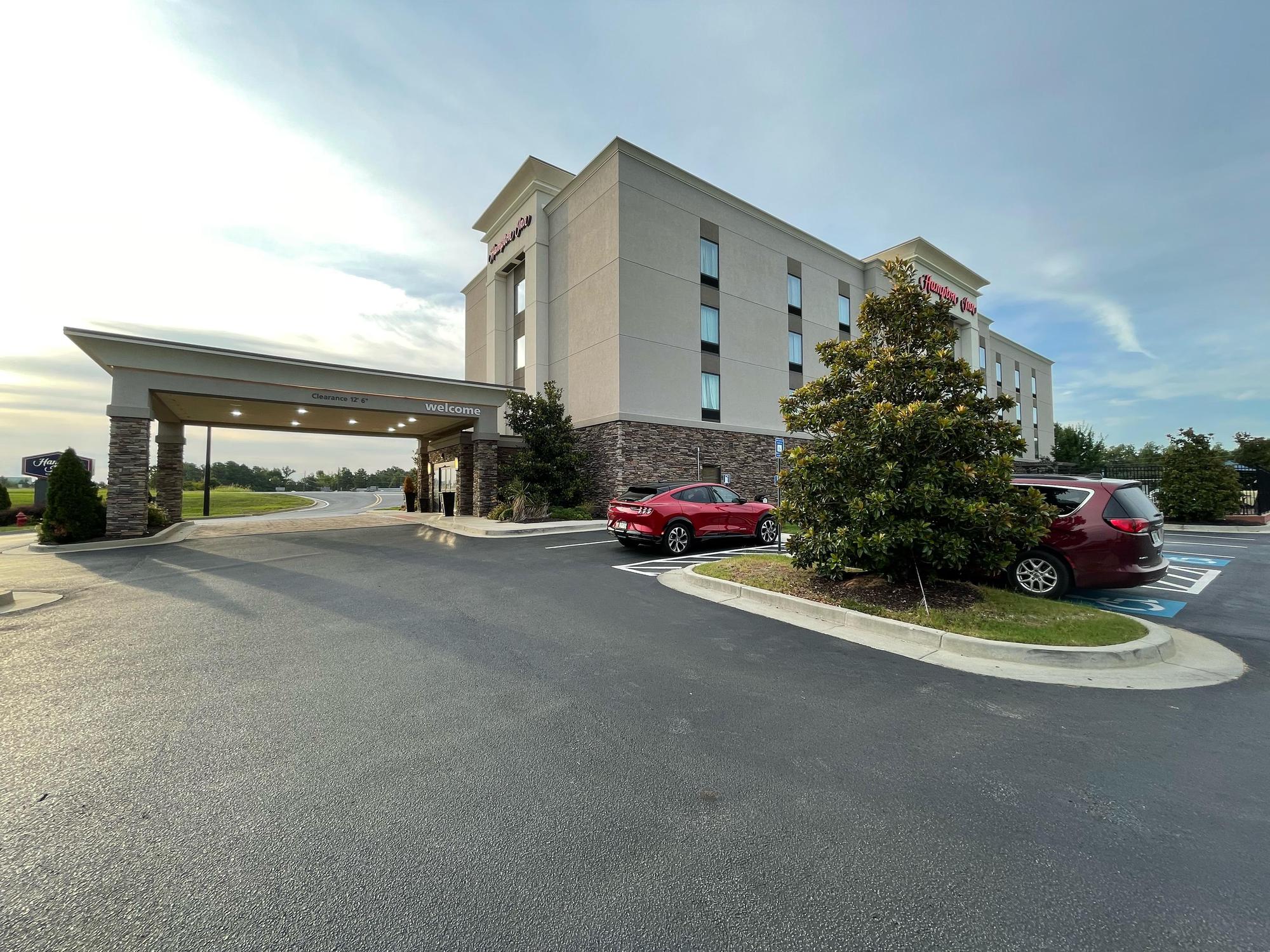 Hampton Inn Waynesboro | Waynesboro, GA | EV Station