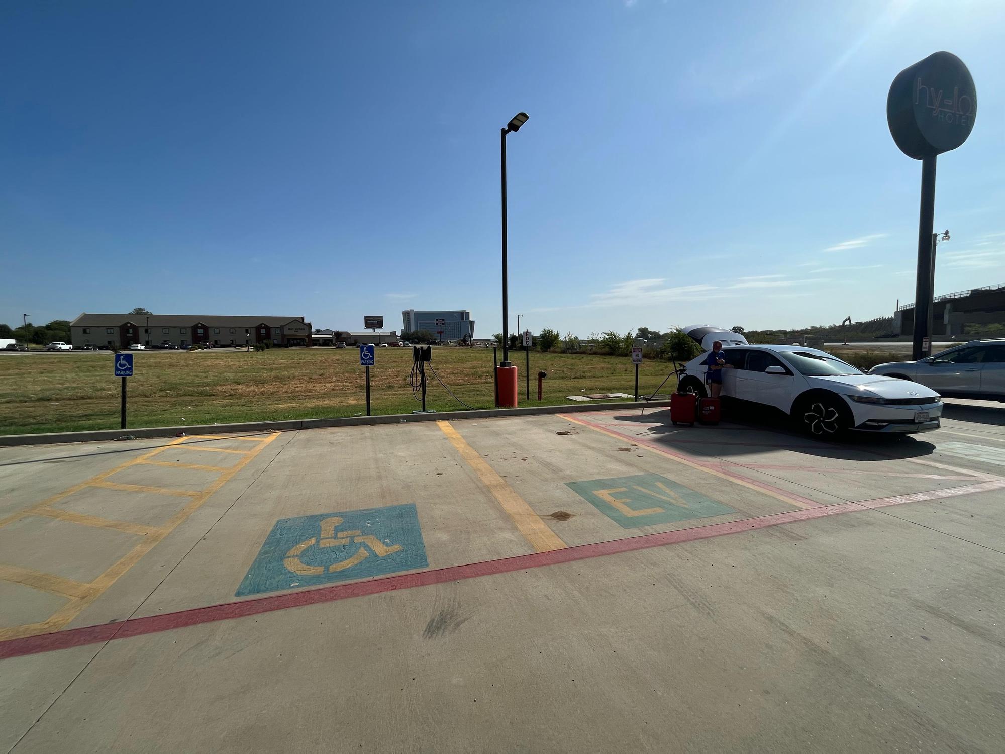 Hy-Lo Hotel | Calera, OK | EV Station