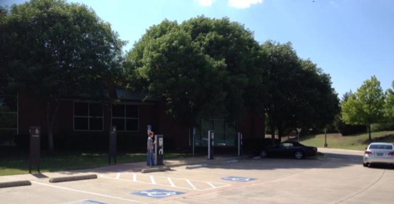 Maribelle Davis Library | Plano, TX | EV Station