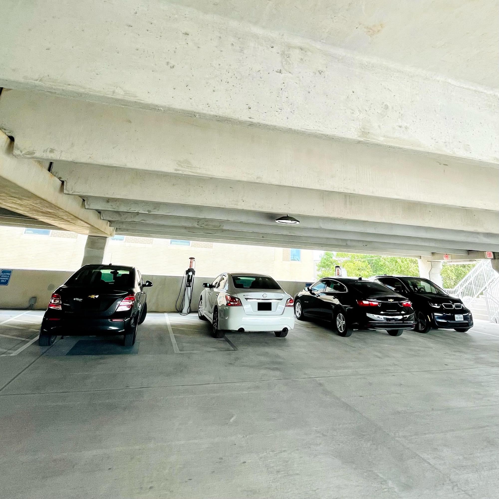 Dallas County Tax Office - Parking Garage | Dallas, TX | EV Station