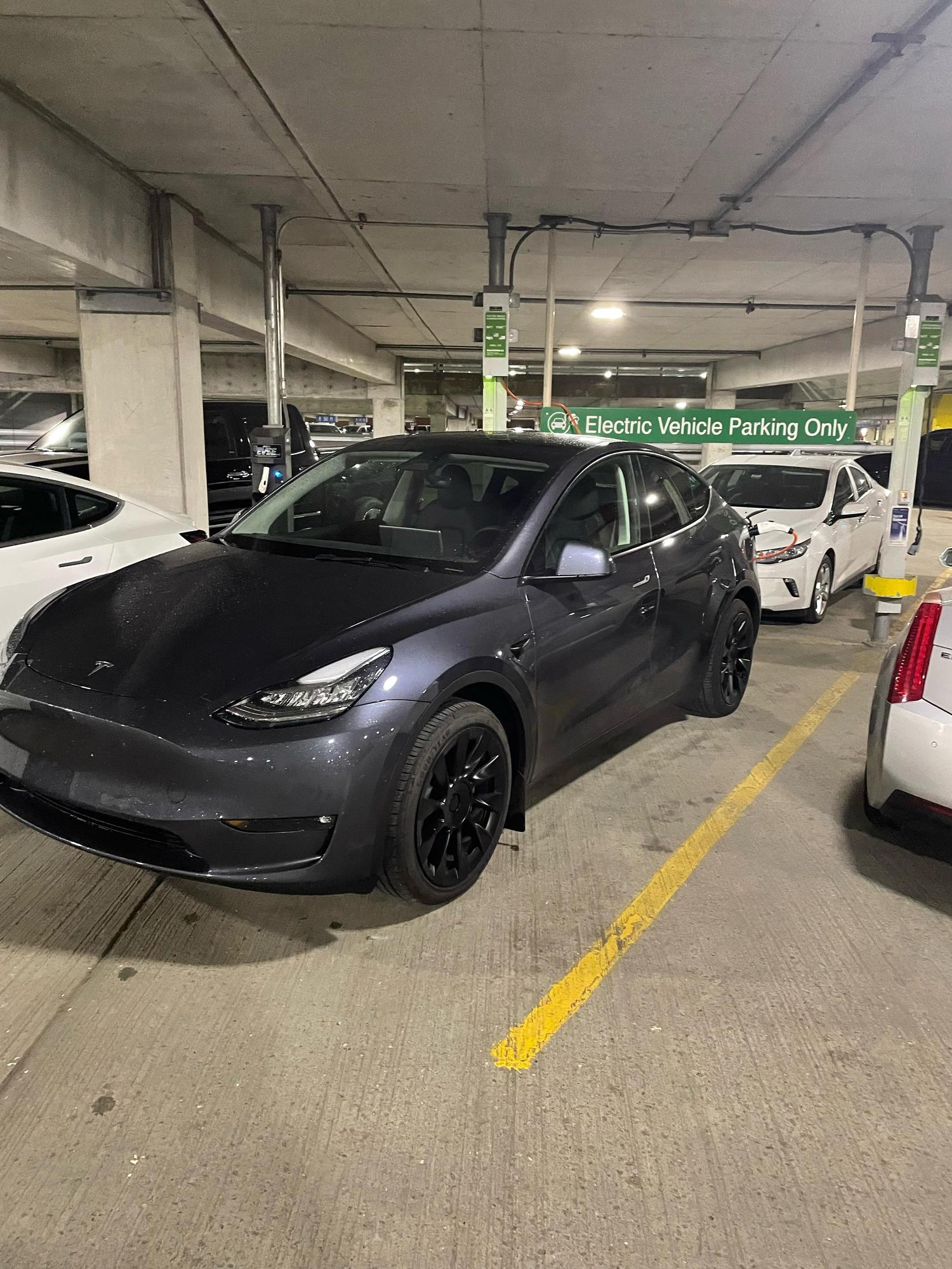 MSP Airport - Terminal 1 Red Ramp | St Paul, MN | EV Station