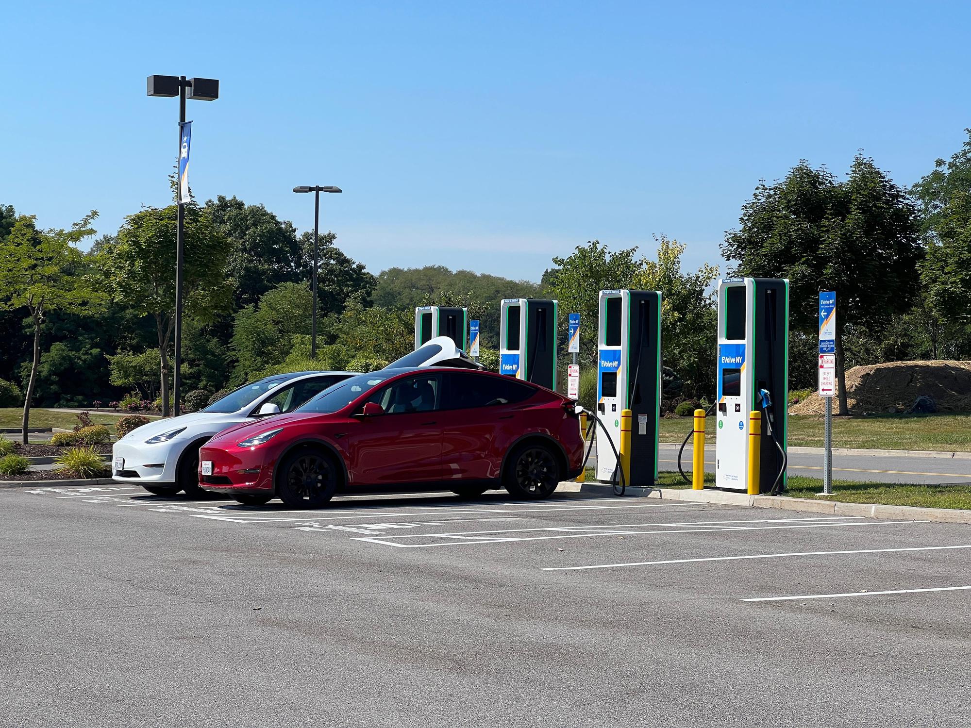 Victor Crossing | Victor, NY | EV Station