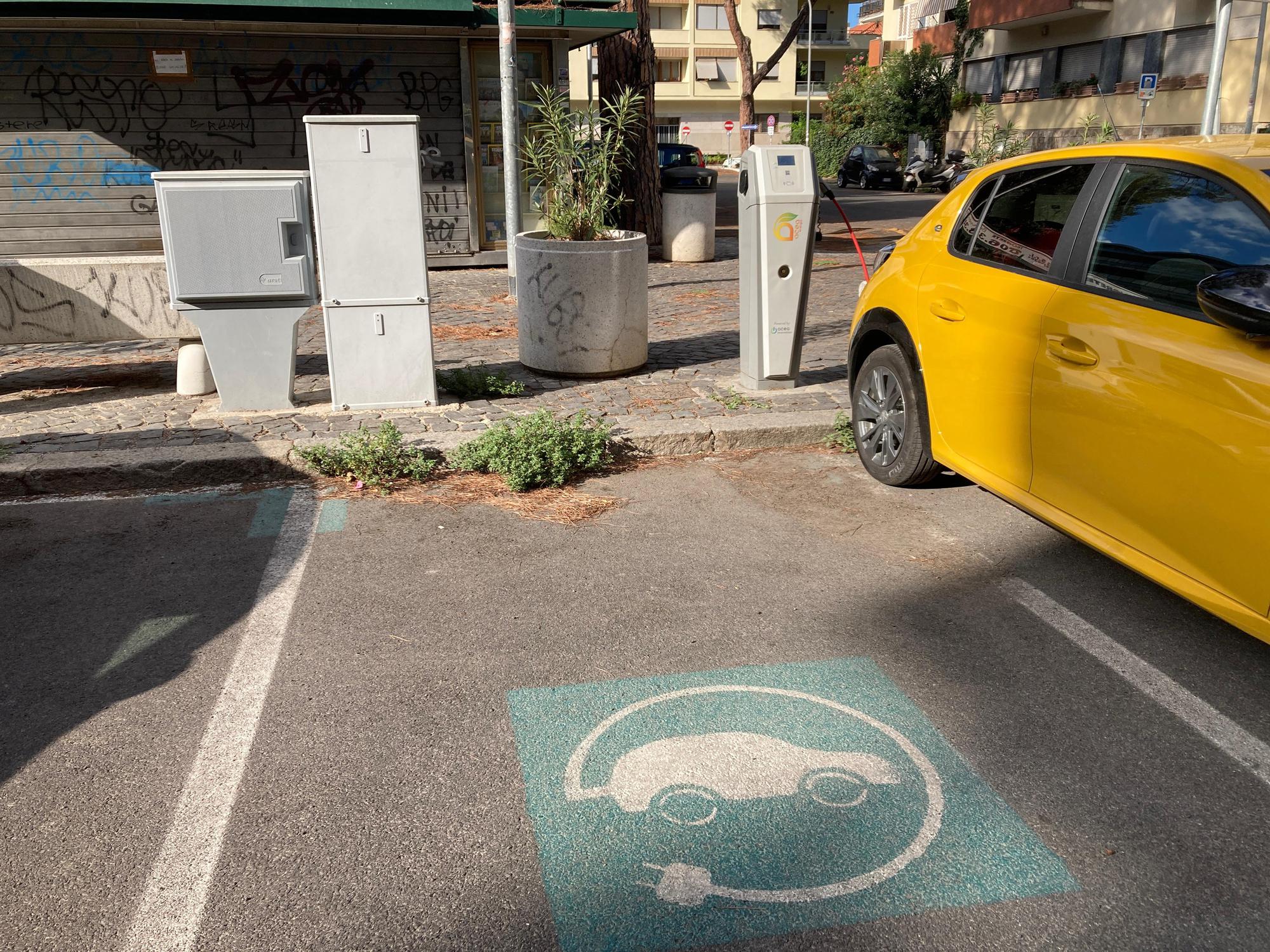 Piazza Jacini | Roma, Lazio | EV Station