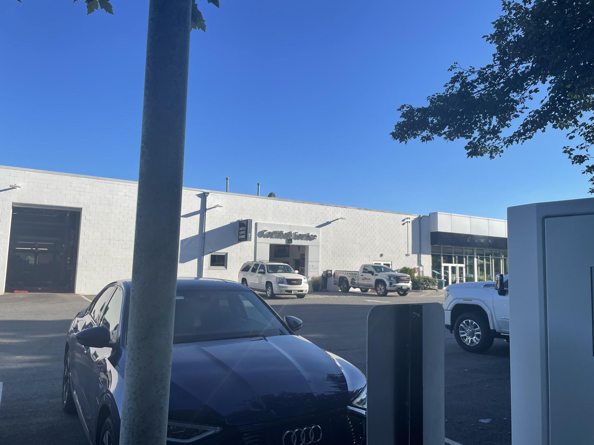 GM - Paul Masse Buick GMC South | South Kingstown, RI | EV Station