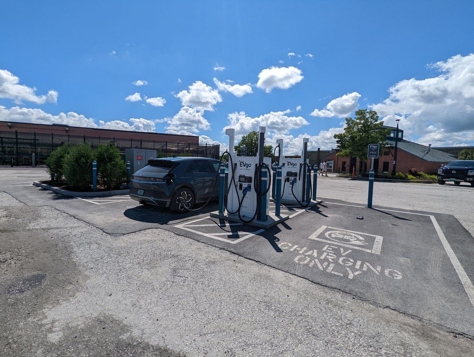 Rutland Plaza | Rutland, VT | EV Station