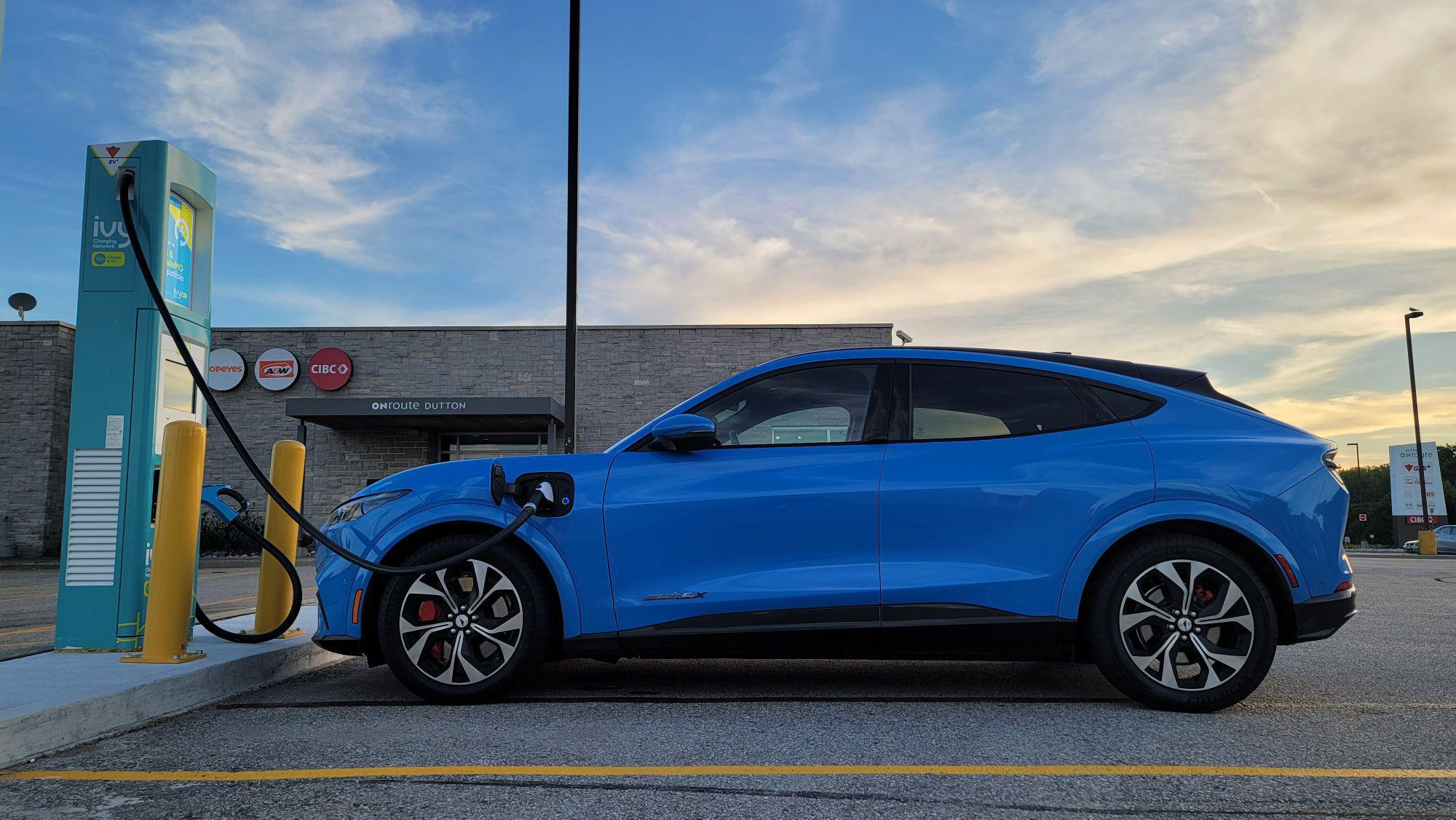 ONroute Dutton Eastbound 401 | Dutton, ON | EV Station