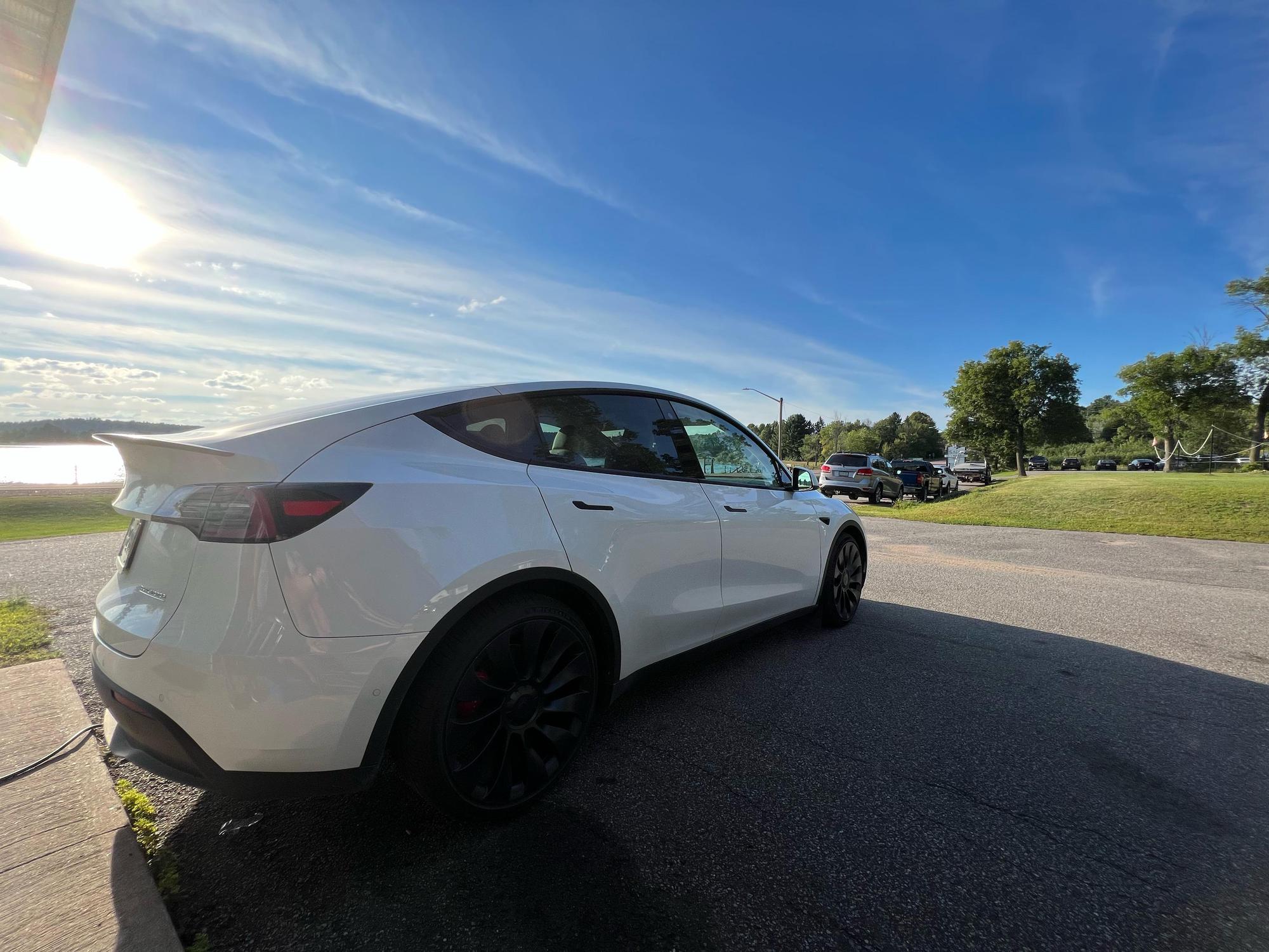 Ash Grove Inn | Barry's Bay, ON | EV Station