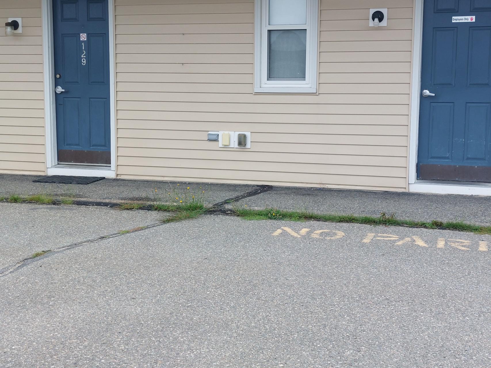 Bluebird Motel | Machias, ME | EV Station