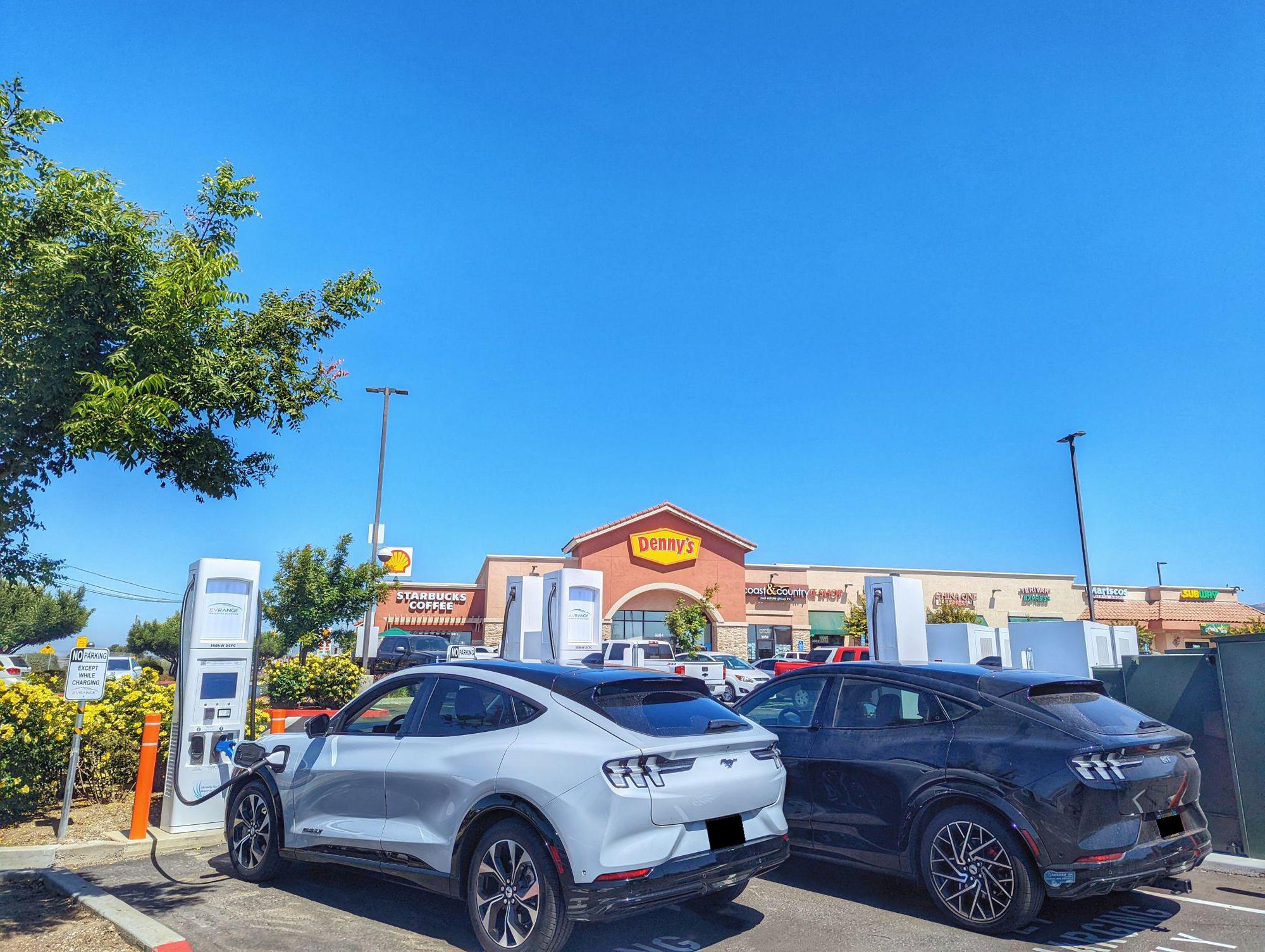 Soledad Mission Shopping Center - Starbucks | Soledad, CA | EV Station
