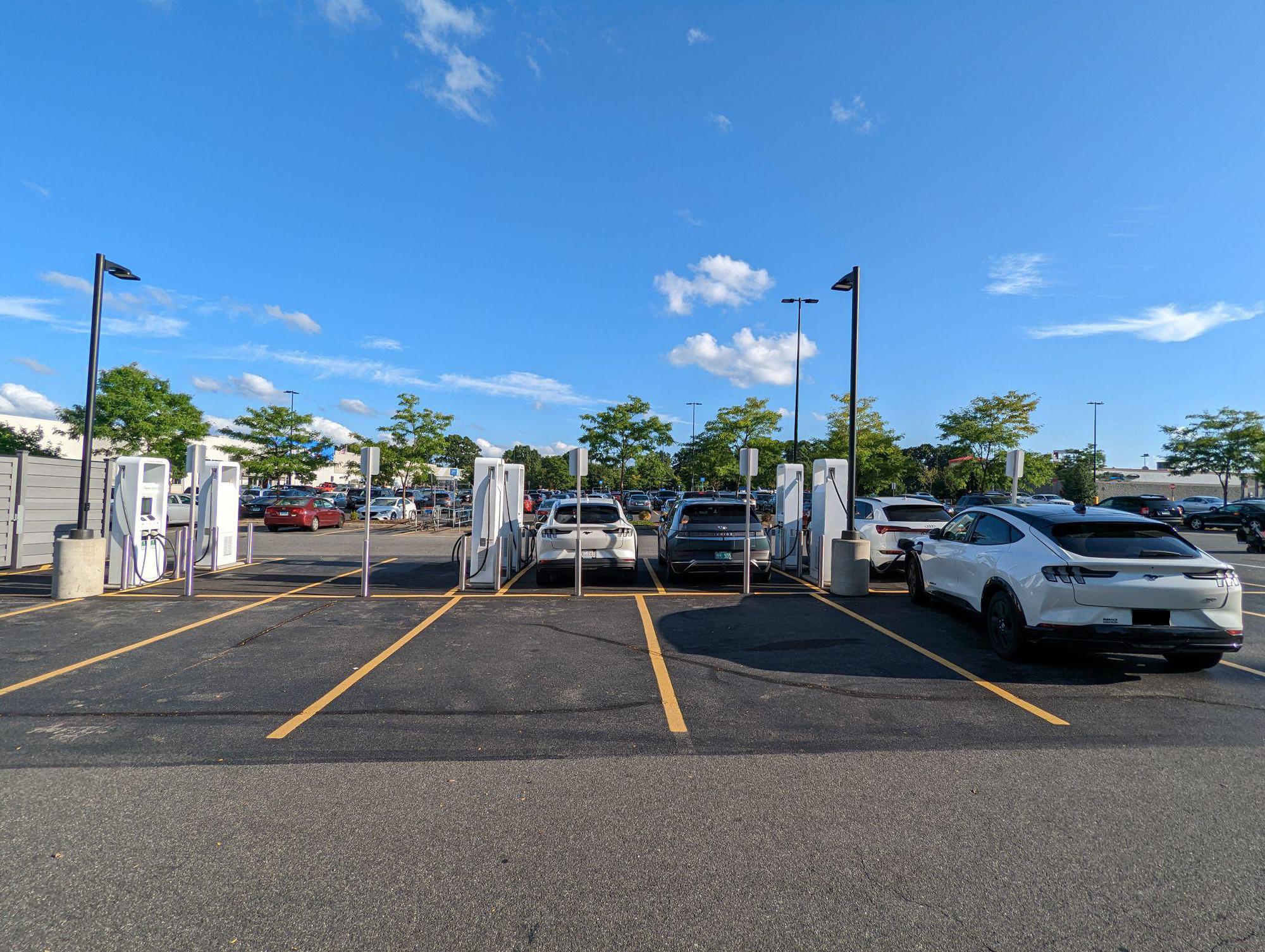 Walmart Supercenter Manchester | Manchester, CT | EV Station