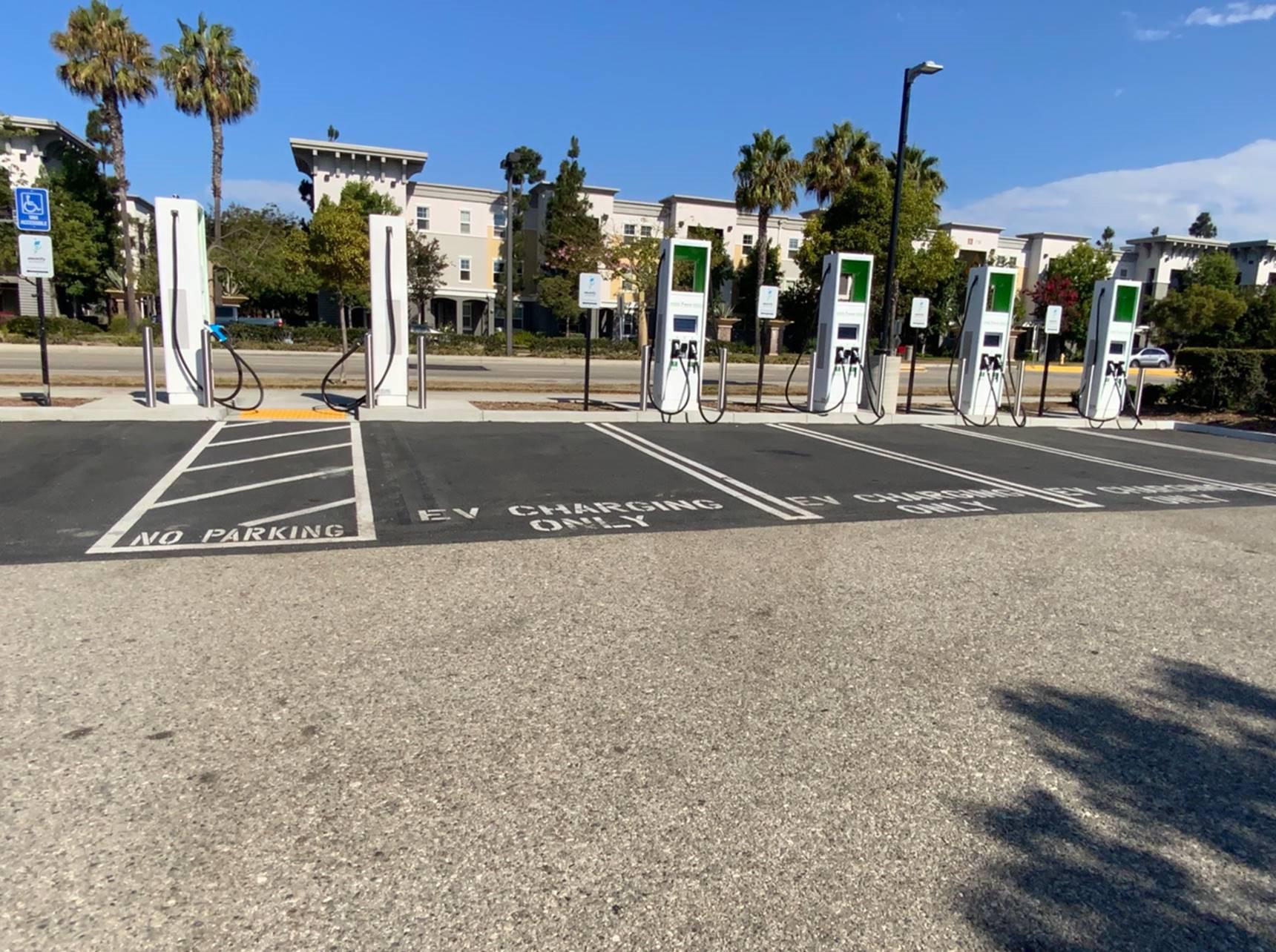 Target | Oxnard, CA | EV Station