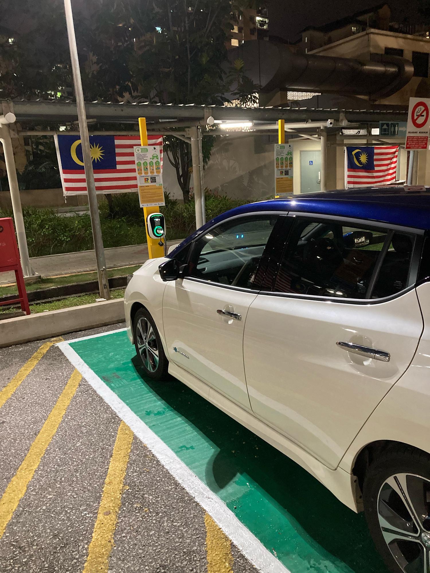 Loke Yew Toll Rest Area (22 KW AC) | Kuala Lumpur, Federal Territory of ...