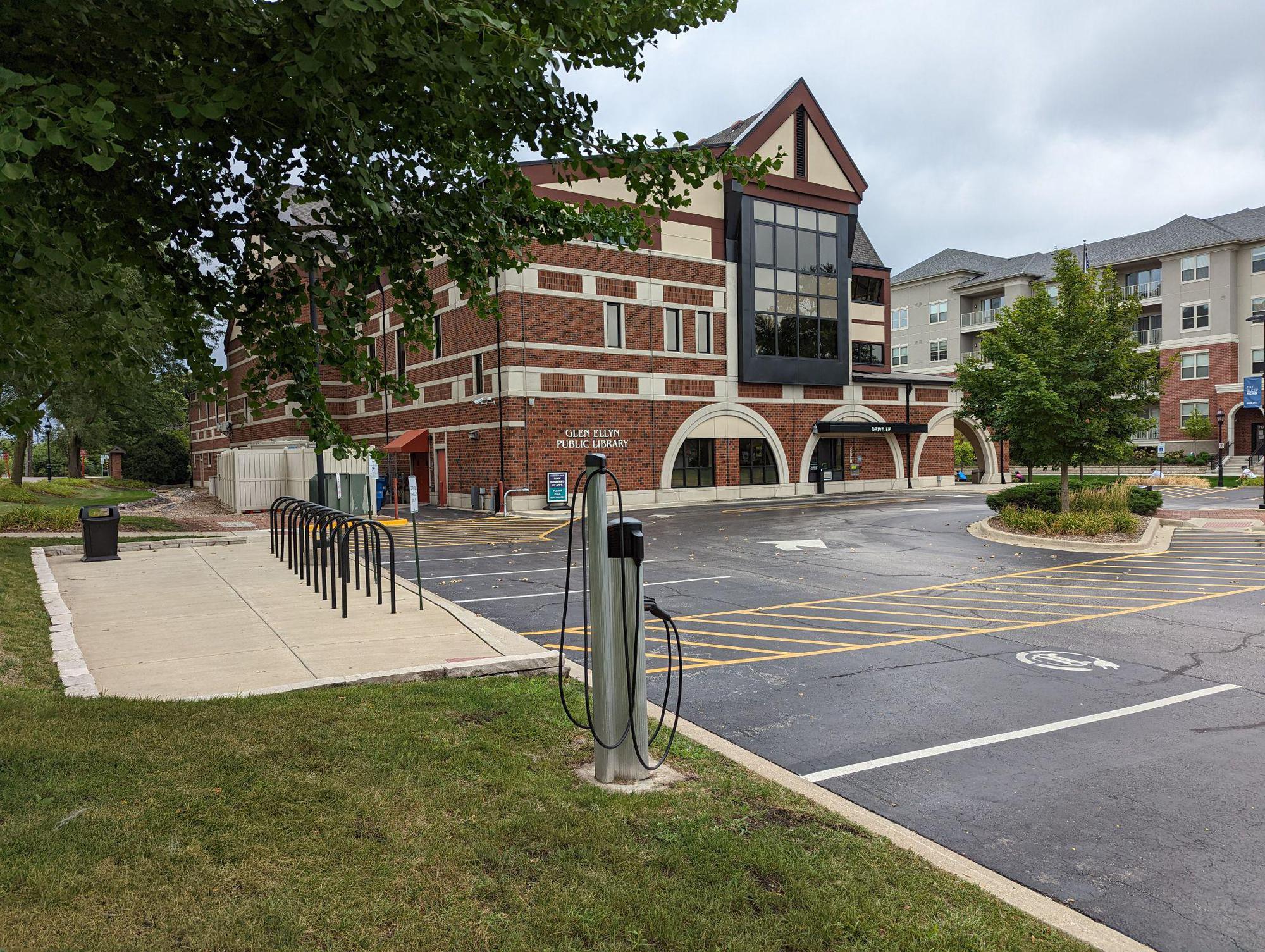 Glen Ellyn Public Library | Glen Ellyn, IL | EV Station