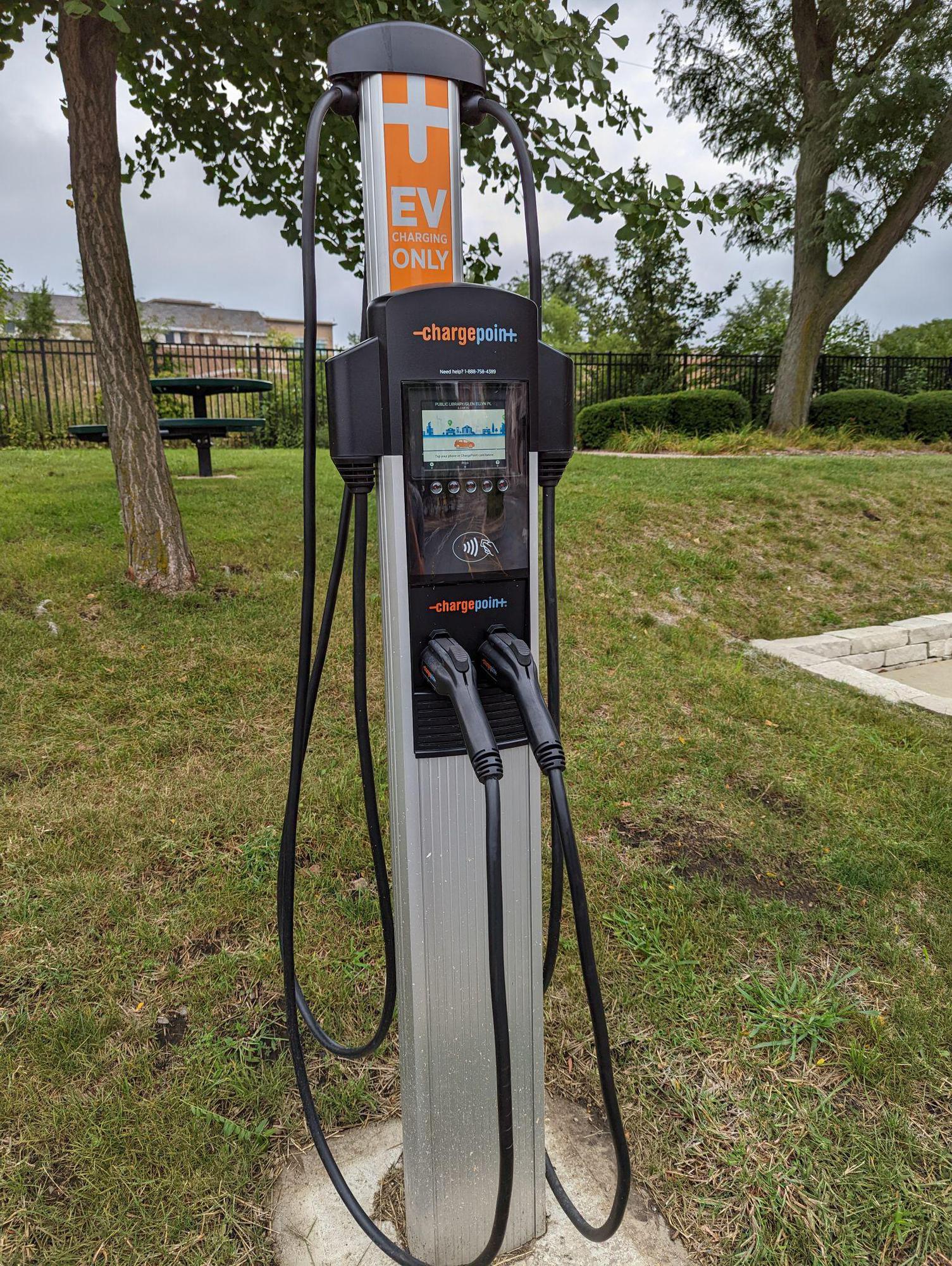 Glen Ellyn Public Library | Glen Ellyn, IL | EV Station