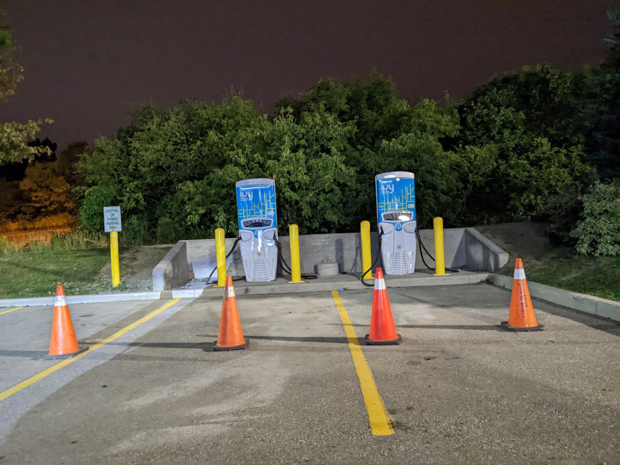 Sam & Nancy's No Frills | Toronto, ON | EV Station