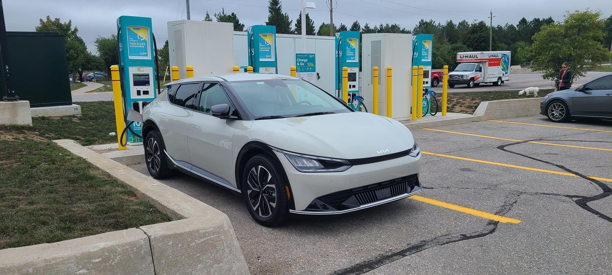 ONroute Cambridge North 401 - Westbound | Cambridge, ON | EV Station