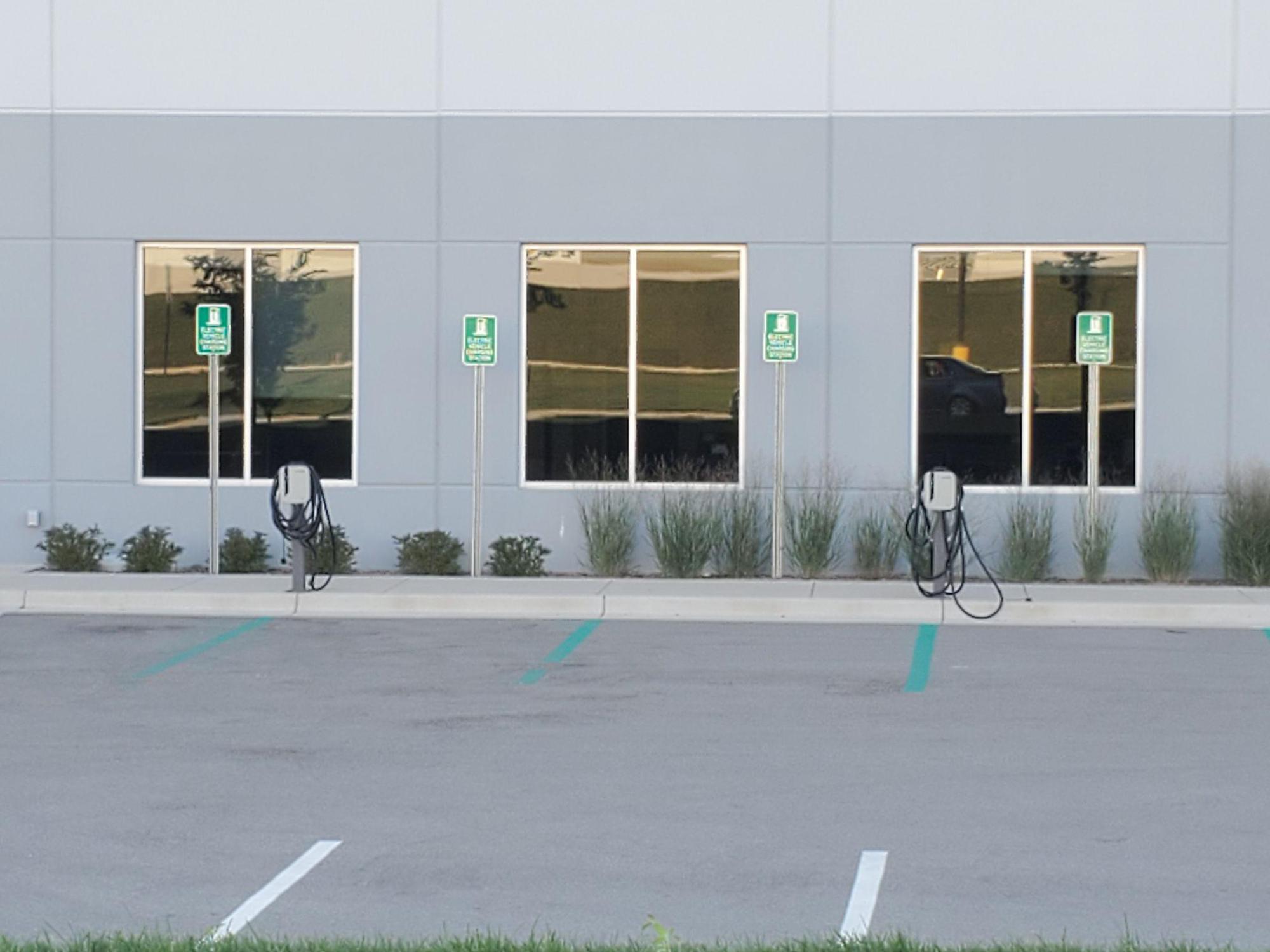 Great Lakes Coca Cola | Caledonia, MI | EV Station