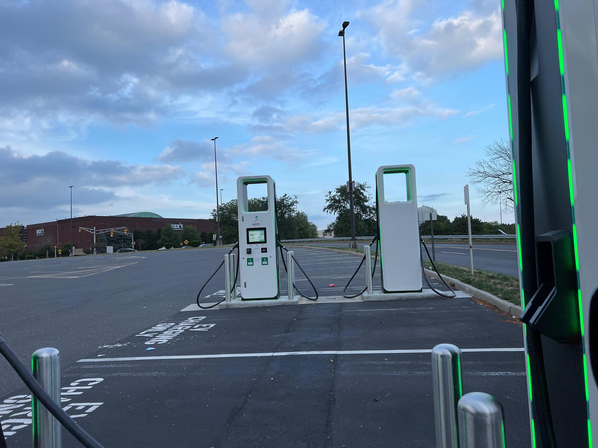Freehold Raceway Mall | Freehold Township, NJ | EV Station