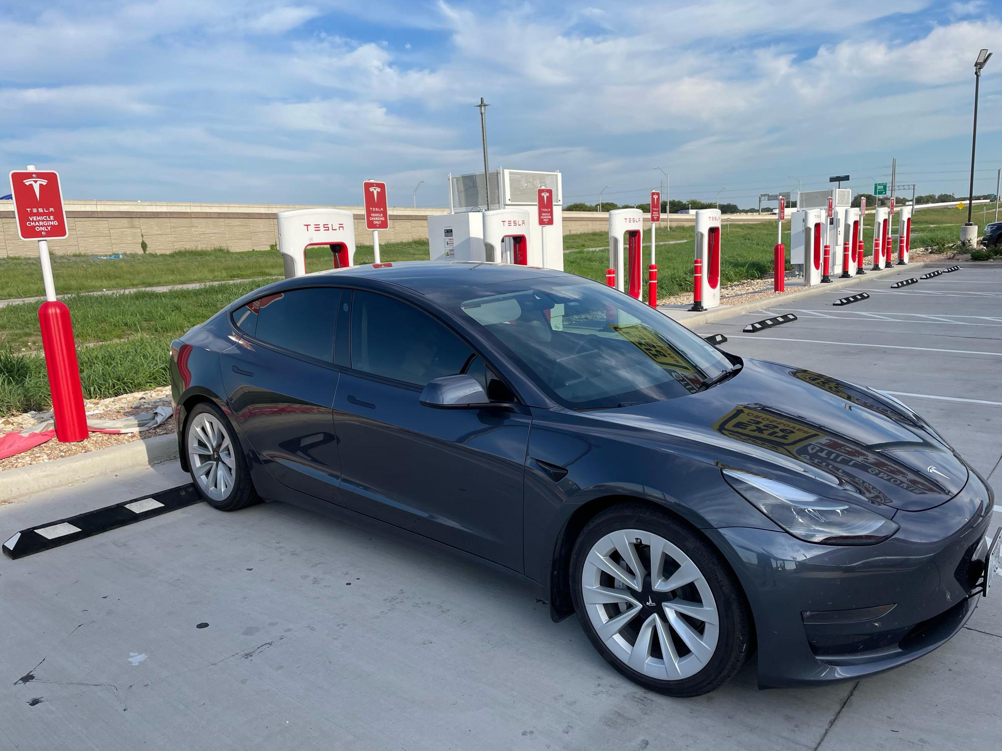 Abbott's Travel Center | Abbott, TX | EV Station