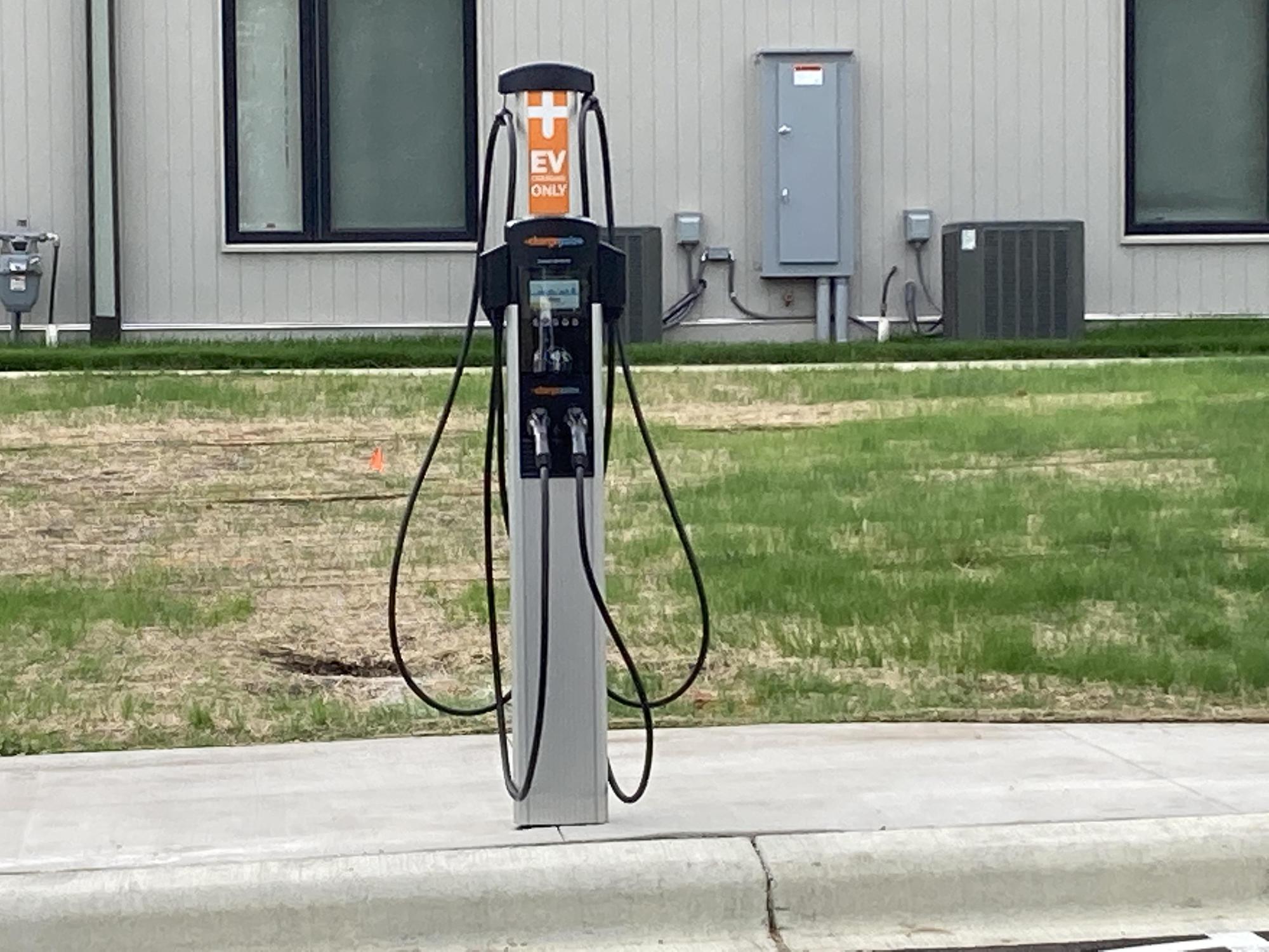 St Olaf College - Mohn House | Northfield, MN | EV Station