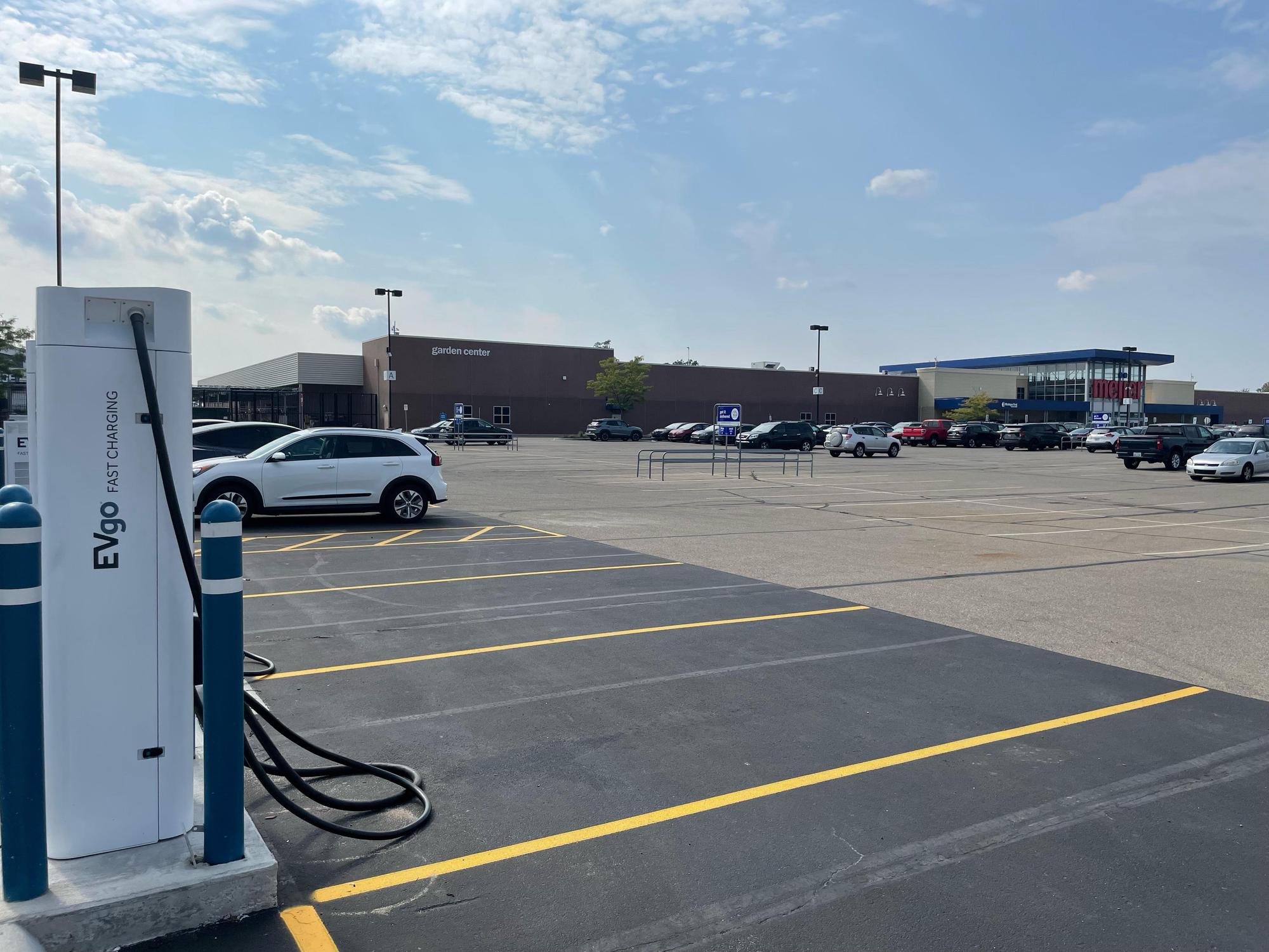 Meijer (2) | Detroit, MI | EV Station