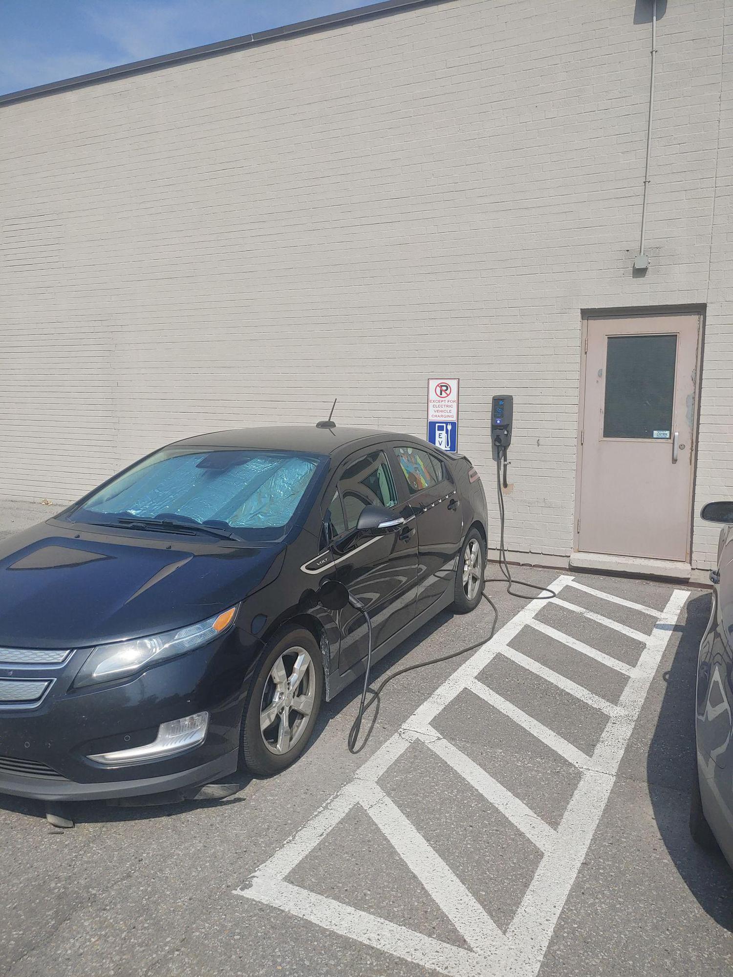 Union Lighting & Furnishings | Toronto, ON | EV Station