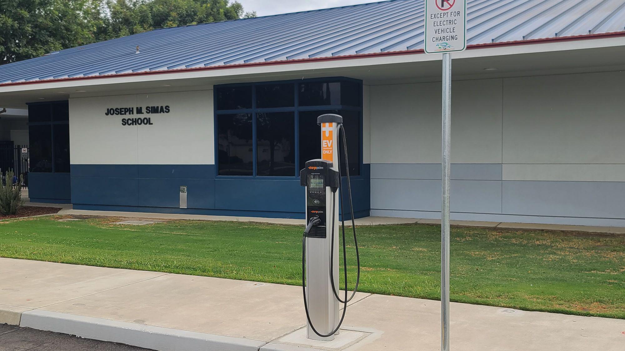 Simas Elementary School | Hanford, CA | EV Station