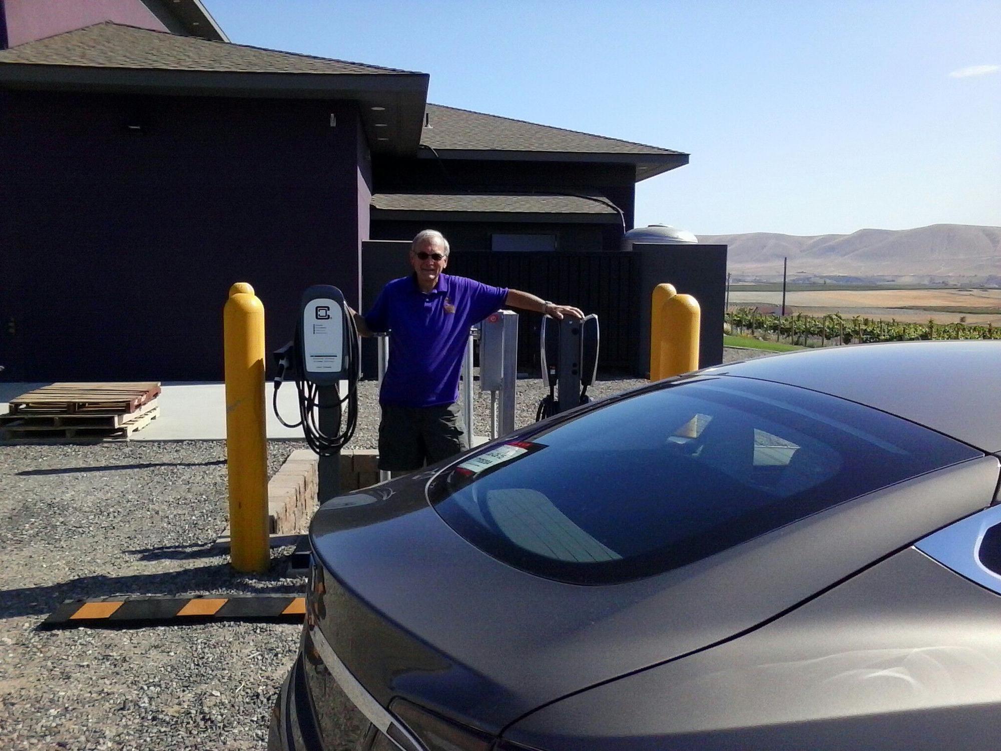 Hamilton Cellars Winery | Benton City, WA | EV Station